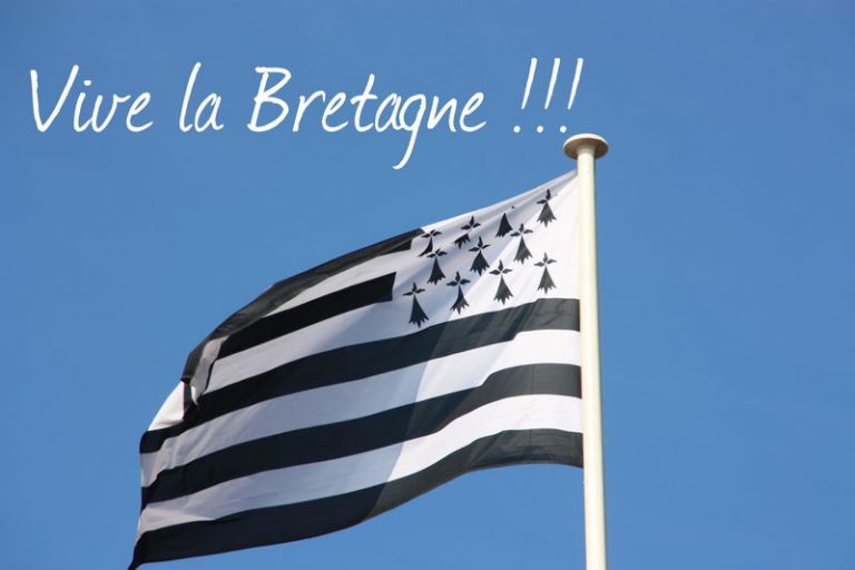 Deujna : biographie de Nadège, streameuse et youtubeuse gaming